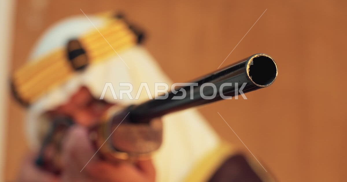 Passing on the hobby of falconry hunting between generations ...