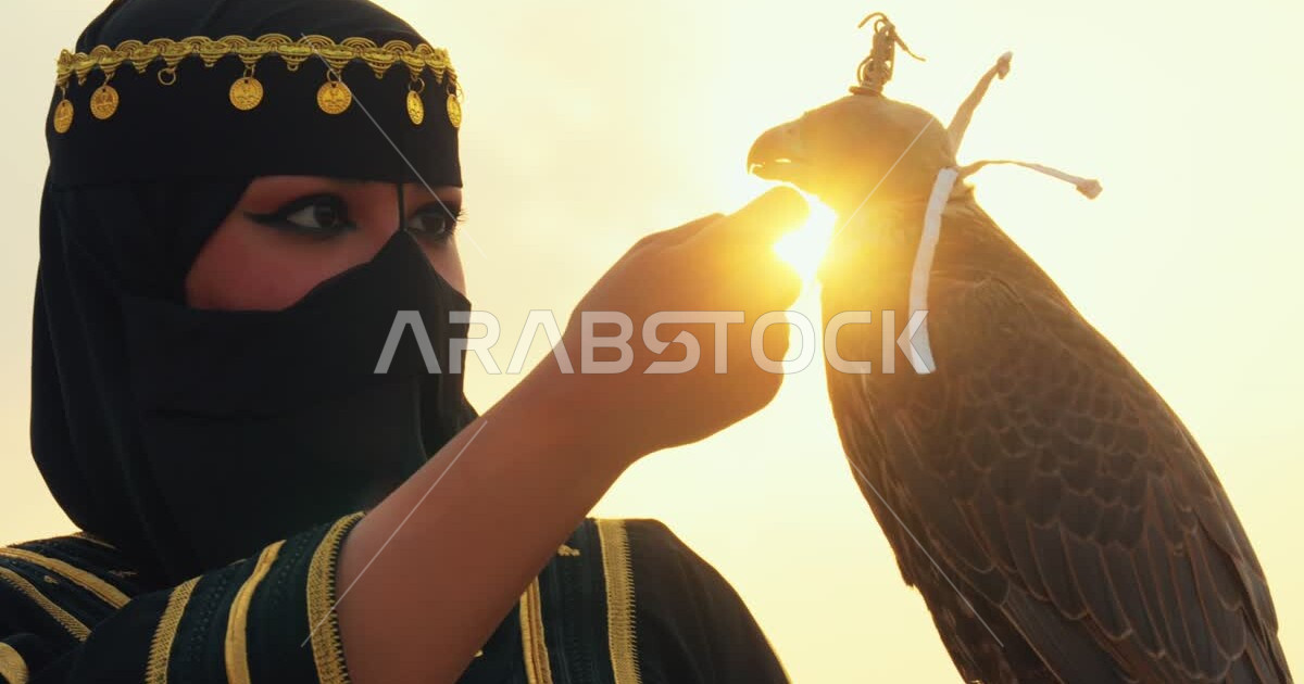 The strength and courage of Arab women, training and taming birds of ...