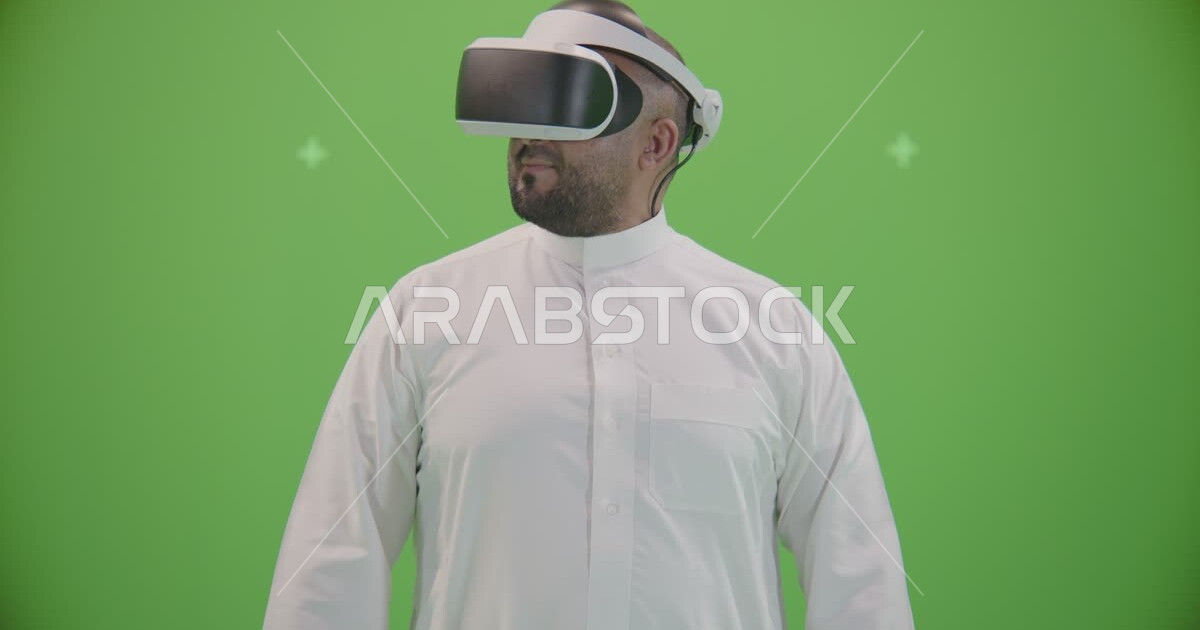 Watching something in virtual reality, a Saudi Arabian Gulf citizen ...