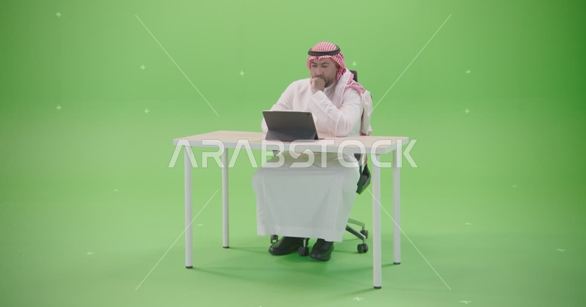 Slow motion photography from left to right of a Saudi Arabian Gulf ...