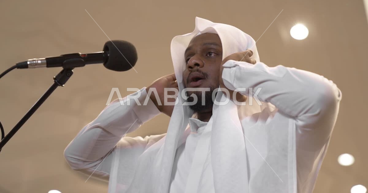 The imam of a Saudi Gulf mosque in a mosque in the Kingdom of Saudi ...