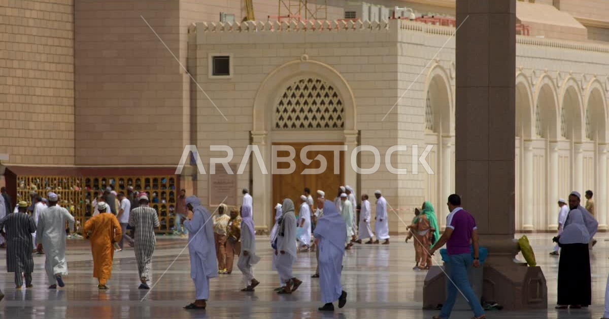 The large Islamic gathering in the most prominent religious places and ...