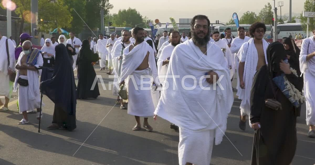 The arrival of Muslims from all over the world to perform the ...