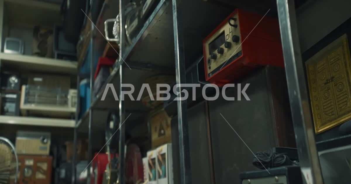 Antiques and antique sculptures, shops selling antiques in the Kingdom ...