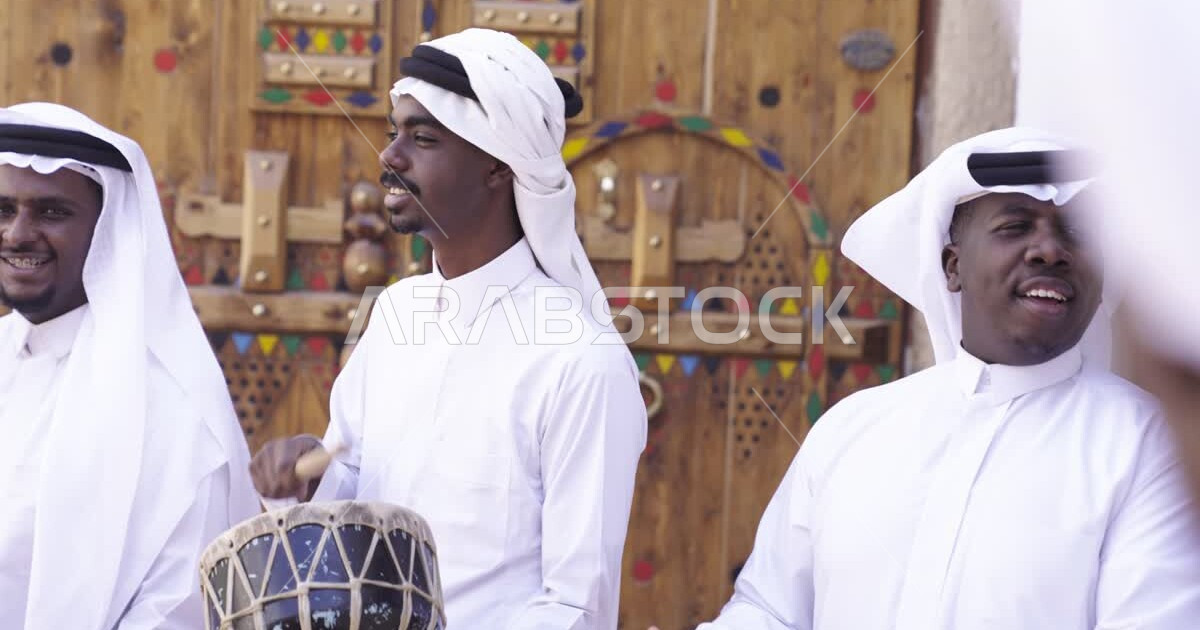 .Beating drums to celebrate Badina Day 1727, participating in national ...