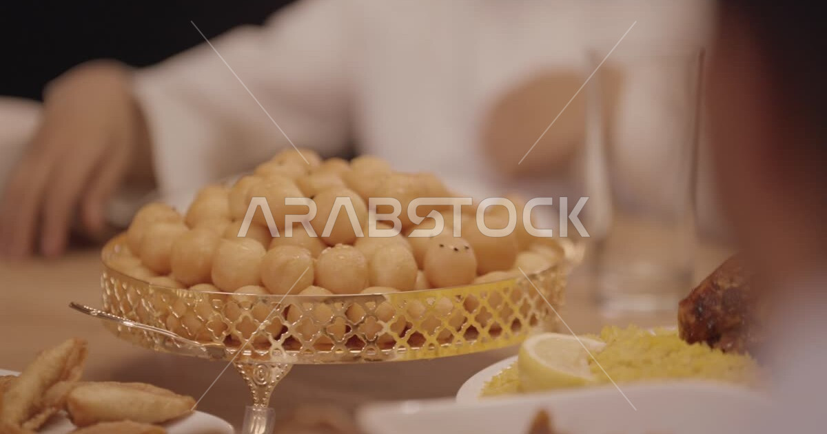 Popular Saudi Arabian sweets, breaking the fast at the time of the ...