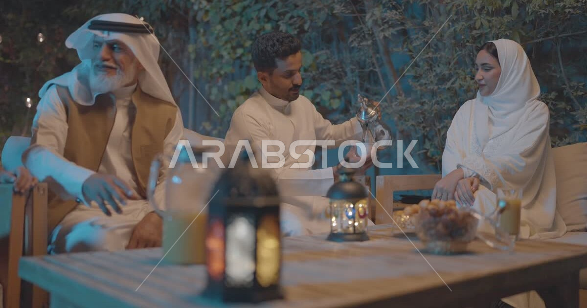 Popular customs and traditions in honoring the guest, decorations and ...