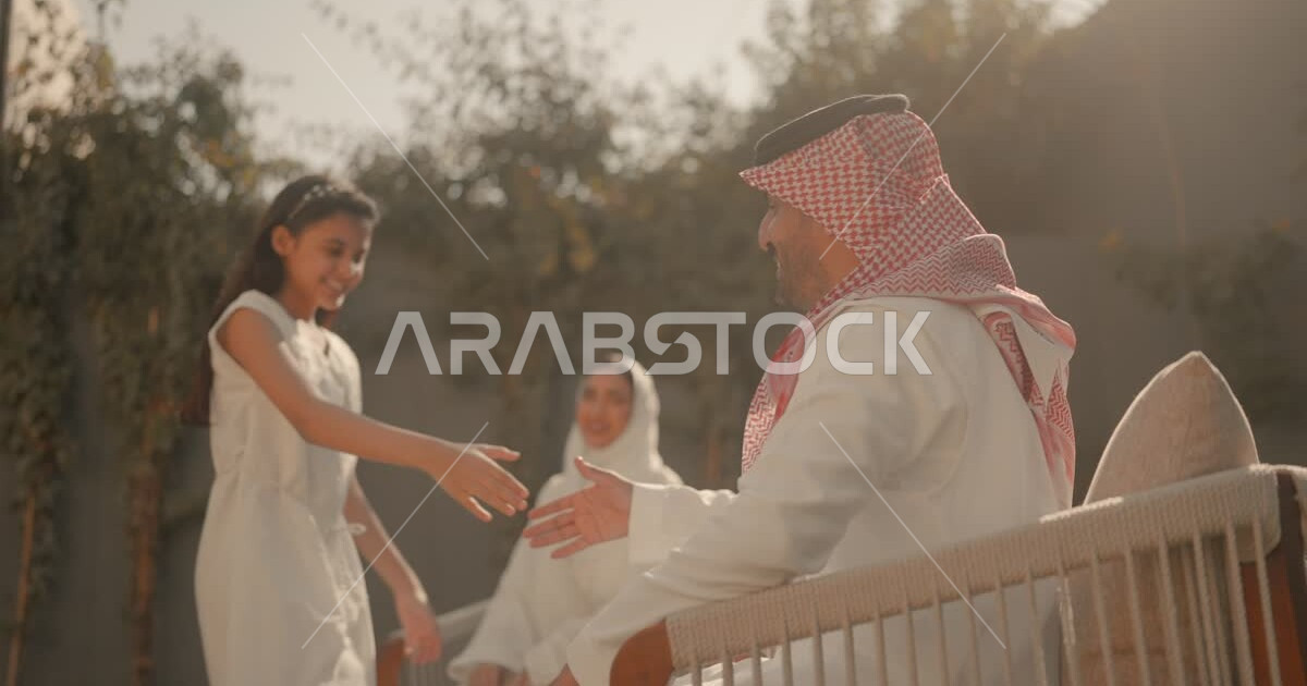 Eid atmosphere in Saudi society, expressions of respect and ...