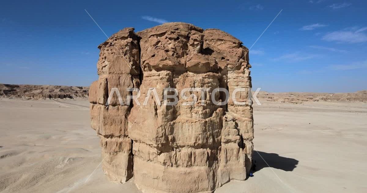 Distinctive landmarks and places in Saudi Arabia, huge formations and ...
