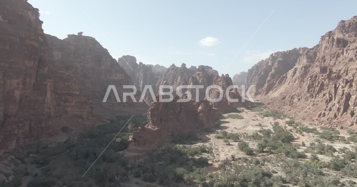 Rock formations and formations in Wadi Al-Disa in the Tabuk region ...