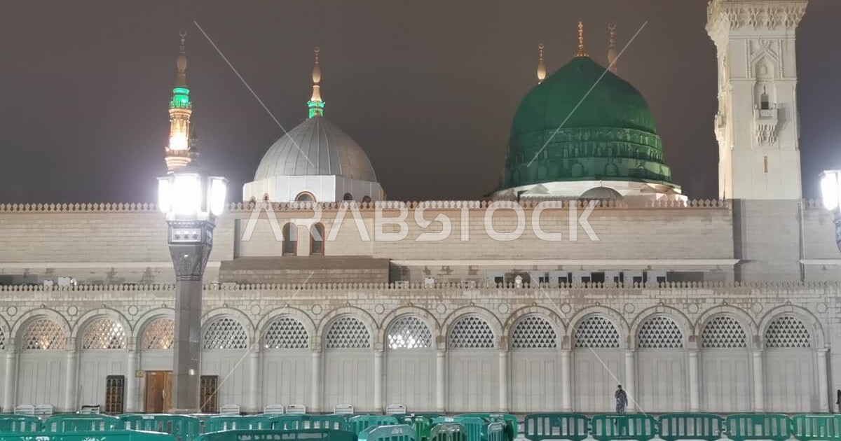 The Islamic architectural art of the Messenger of God Mosque, calling ...