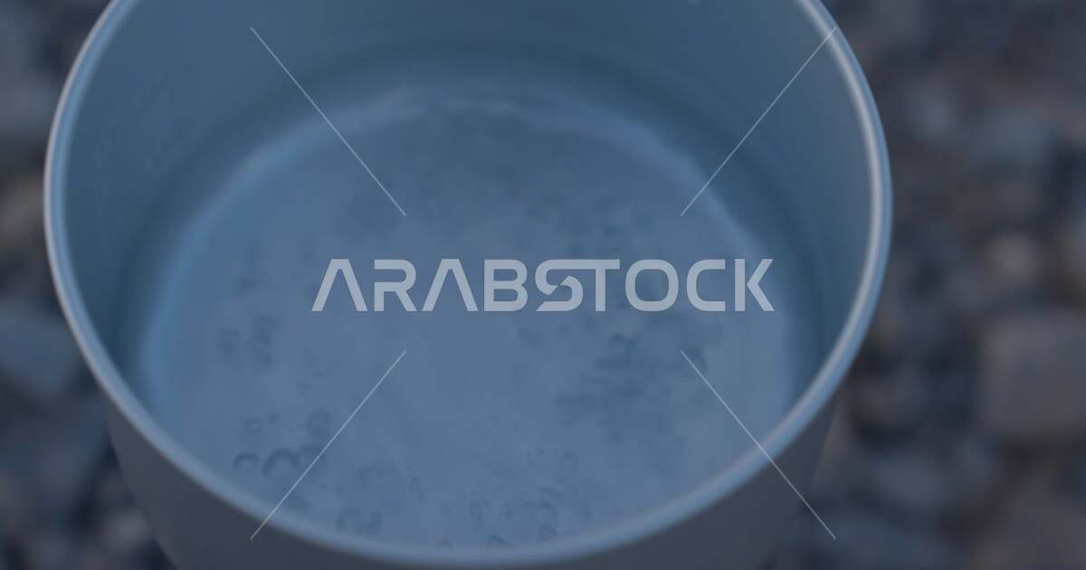 Close-up photography of a small gas pot, using simple tools to prepare ...