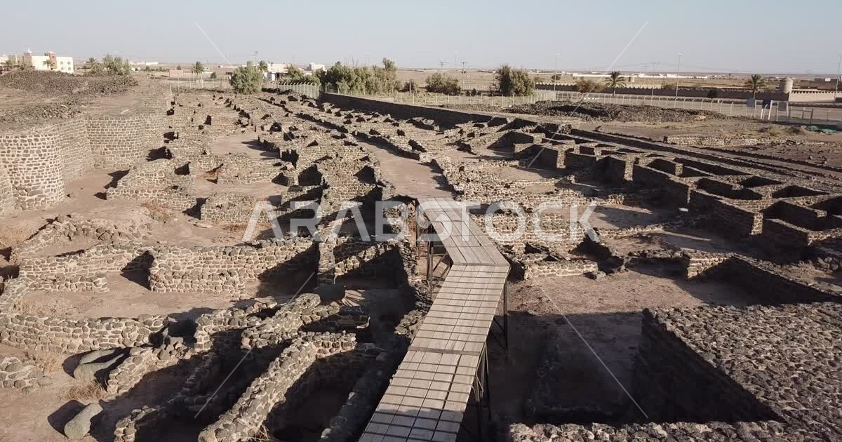 Ancient historical tourist attractions, alleys and roads built in the ...