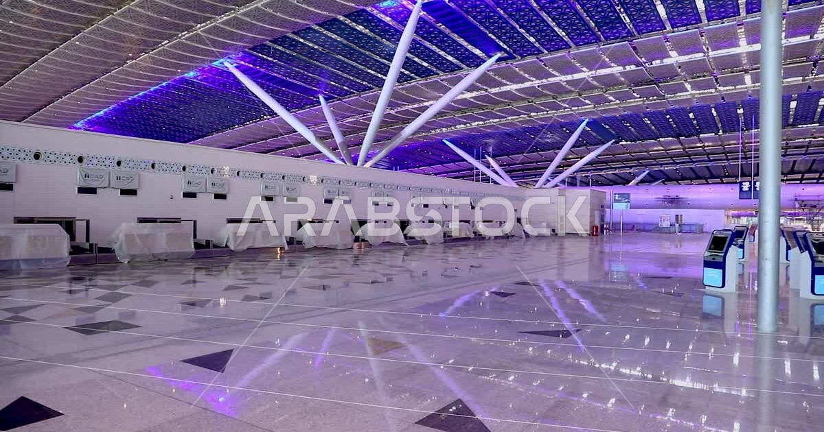 Passenger reception halls, interior decorations and distinguished ...