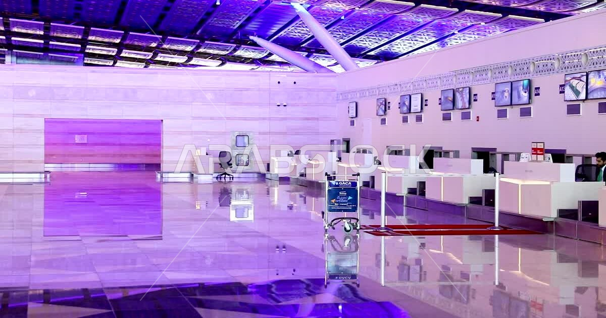 Passenger reception halls, interior decorations and distinguished ...