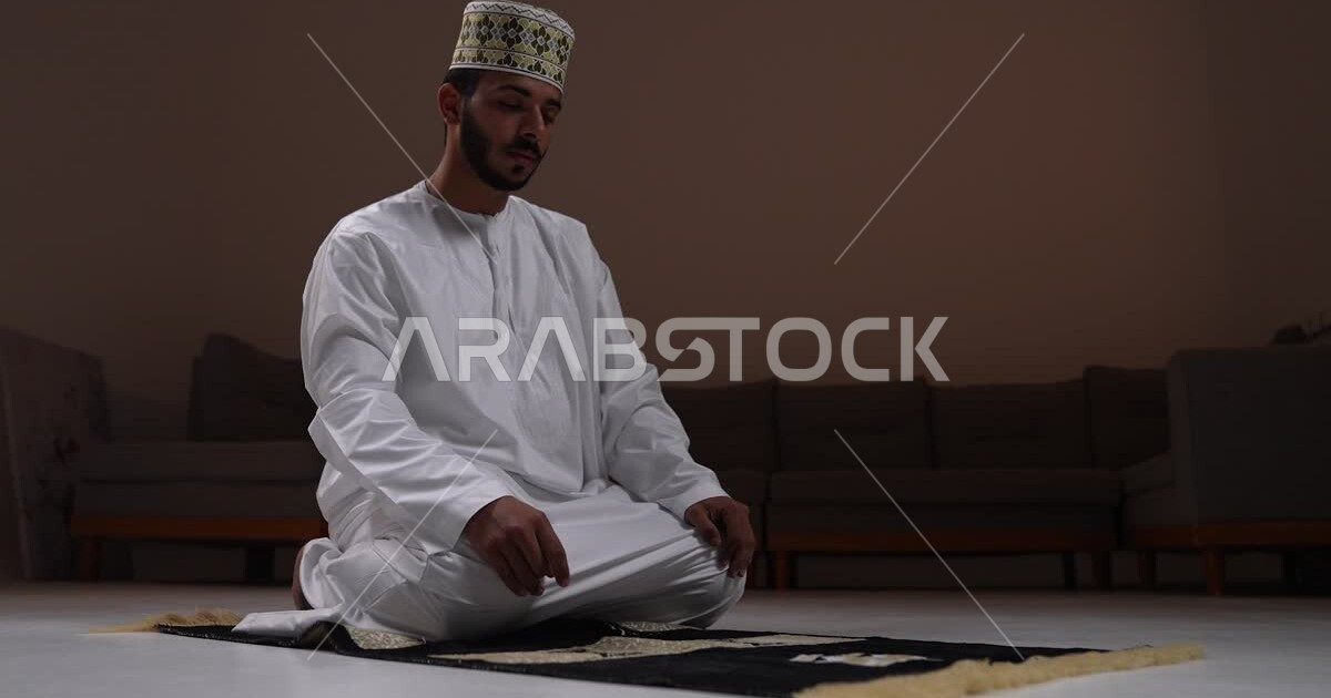 Abrahamic prayers and the testimony of faith, performing Islamic ...