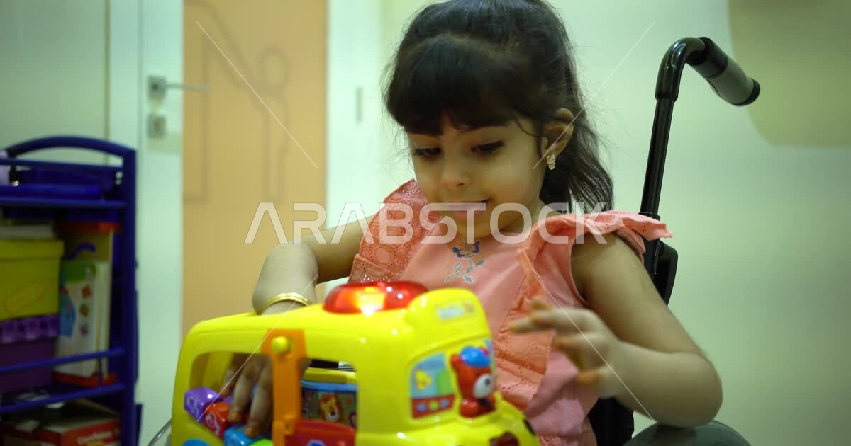 A Saudi girl crippled in a kindergarten, she performs many fun and ...