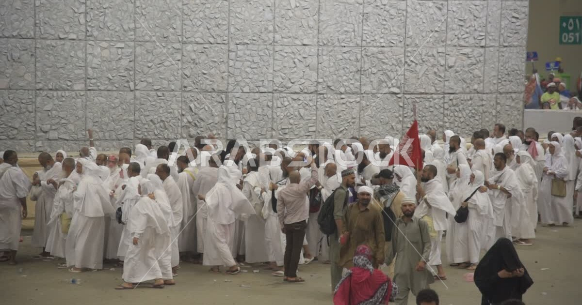 Sacred Islamic religious places and landmarks, performing the rituals ...