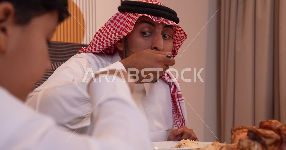 Delicious meals, dishes and various items, attracting foreign workers ...