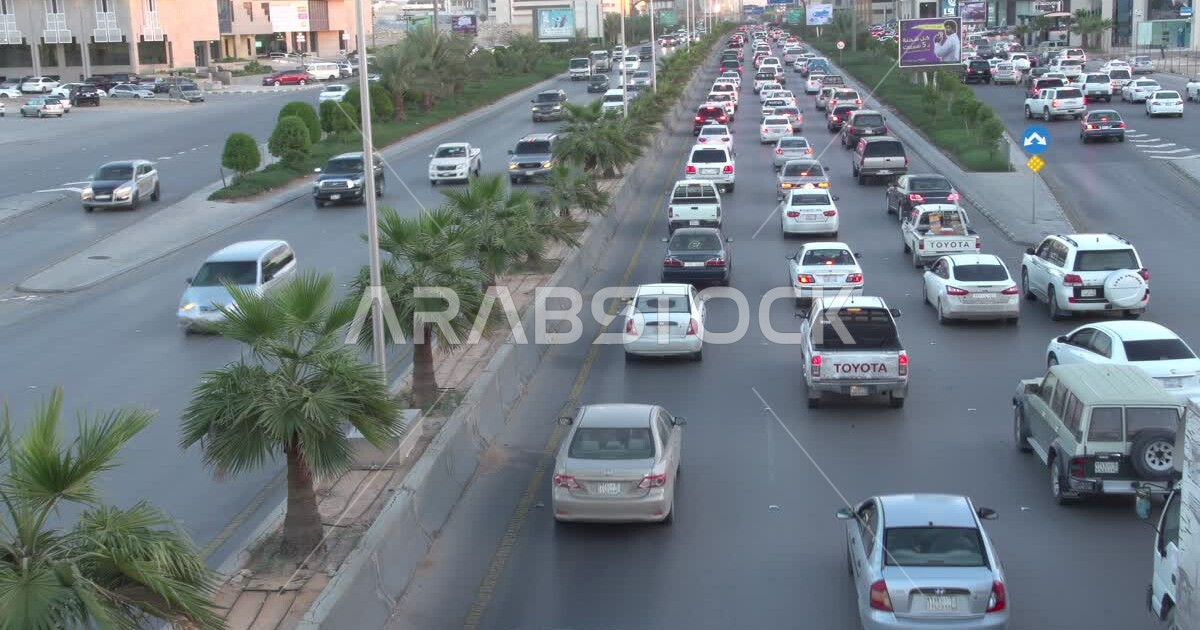 Roads and streets in Riyadh, traffic in Riyadh, Saudi Arabia, towers ...