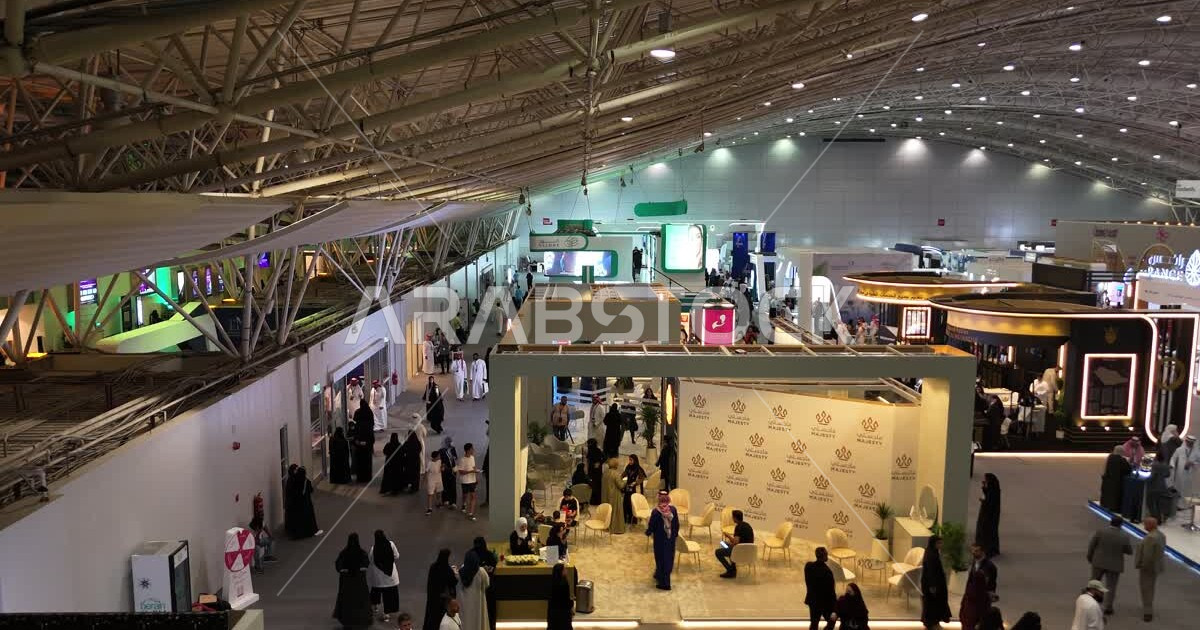 Saudi Arabian Gulf visitors and tourists flock to the exhibition ...