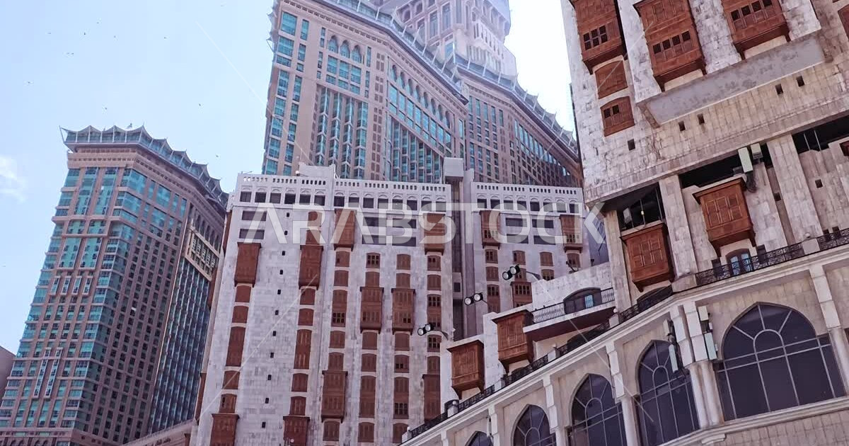 Luxury hotels overlooking the Grand Mosque in Mecca, Saudi Arabia ...