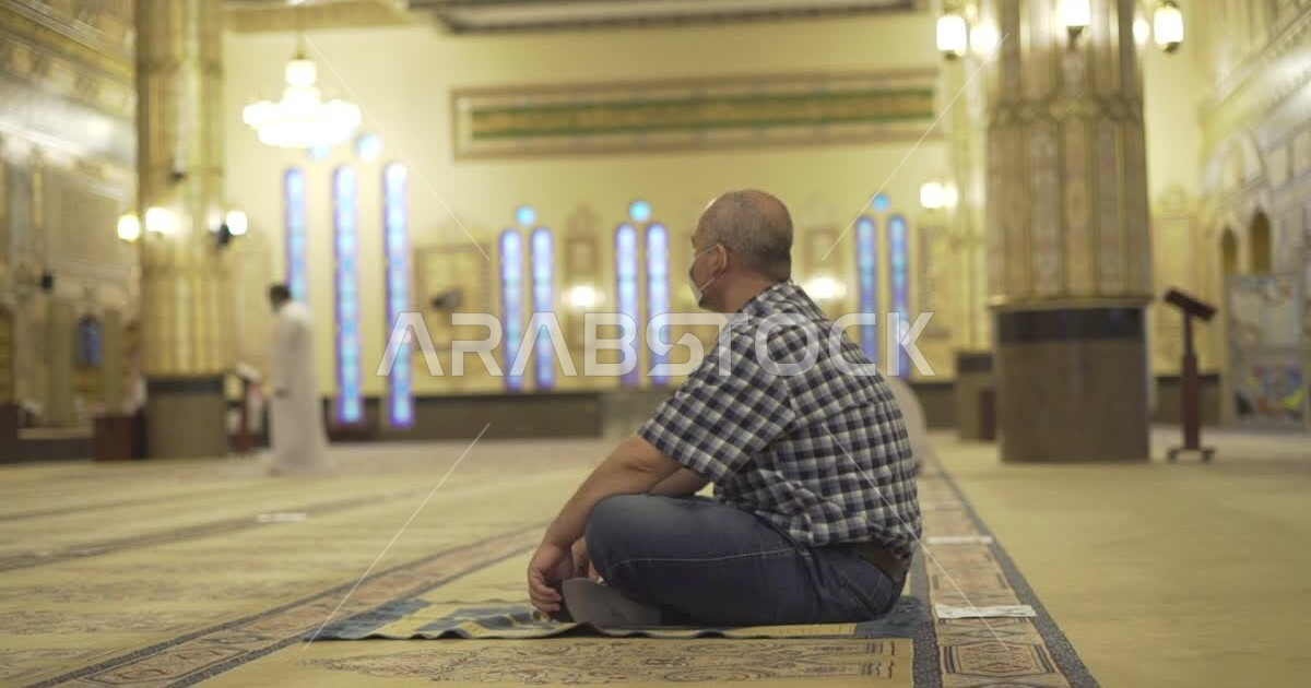 The call to prayer inside the mosque, a tour inside one of the ...