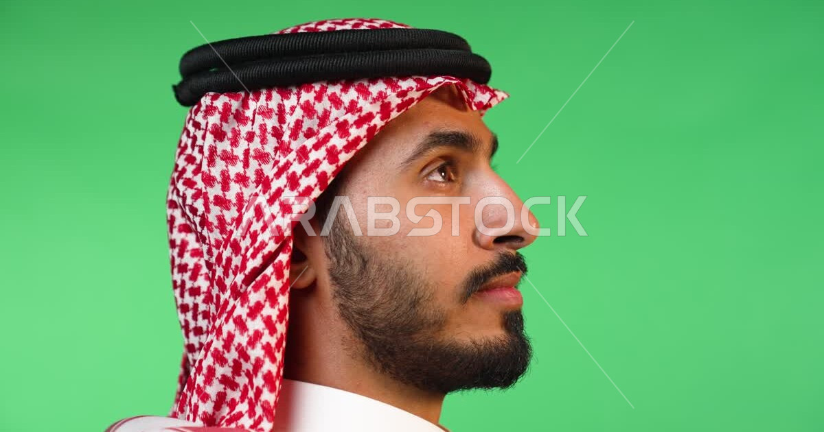 Croma close-up of a Saudi Arabian Gulf man doing a photo session with ...