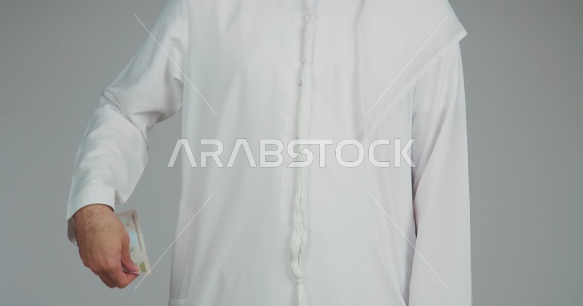 مساعدة المحتاجين والفقراء، مفهوم الدفع نقدا، عملية تسديد النقود بواسطة ...