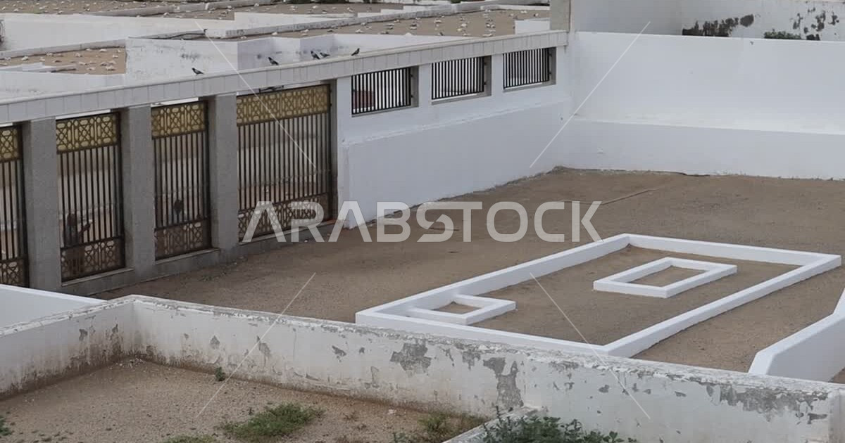 Holy religious places and landmarks, the grave of Lady Khadija, may God ...
