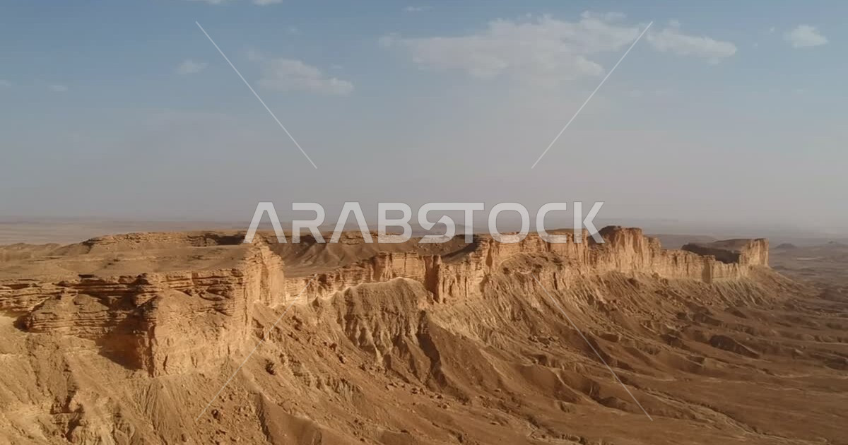 Tuwaiq Mountains in Najd, Rock formations and landscapes in the desert ...