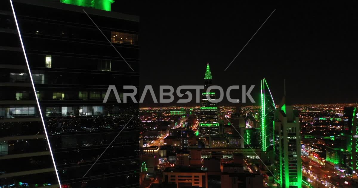Night photography of towers and skyscrapers in Riyadh, Saudi Arabia ...