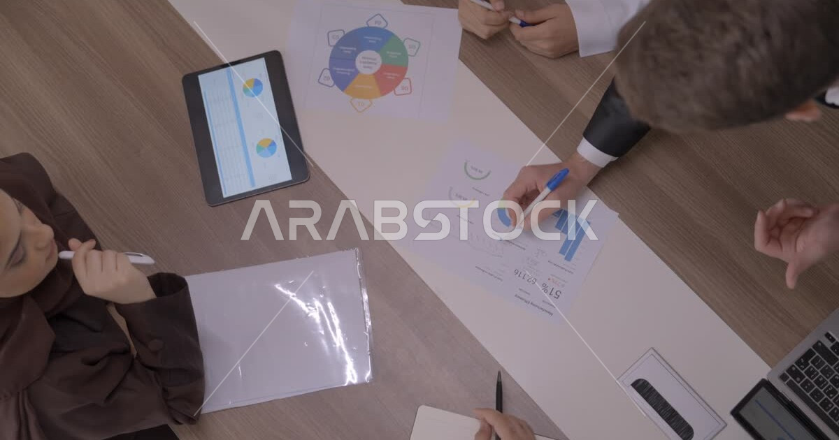Understanding and cooperation between colleagues, dialogues and ...