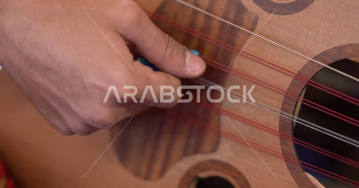 Oud session, Saudi performance, Saudi Arabian Gulf artist playing the ...