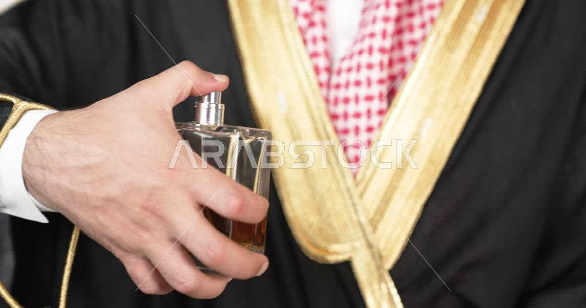 Portrait with close-up photography of a Saudi Arabian Gulf groom in ...