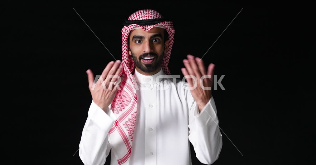 A Saudi Arabian Gulf man wearing a Saudi outfit, facial and hands ...