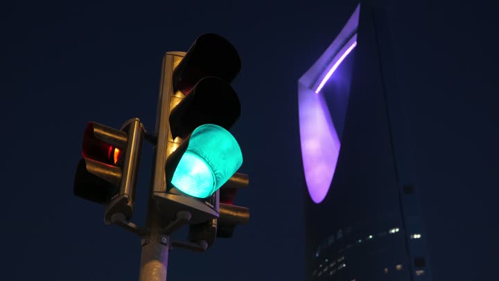 معالم سياحية مشهورة لجذب الزوار من شتى أنحاء العالم، تصوير مقرب للإشارة ...