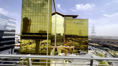 الفن الهندسي المعماري للشركات في السعودية، تصوير بانورامي من المترو ...