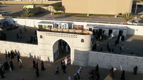 Wearing traditional folk attire, Saudi National Day on September 23, a ...