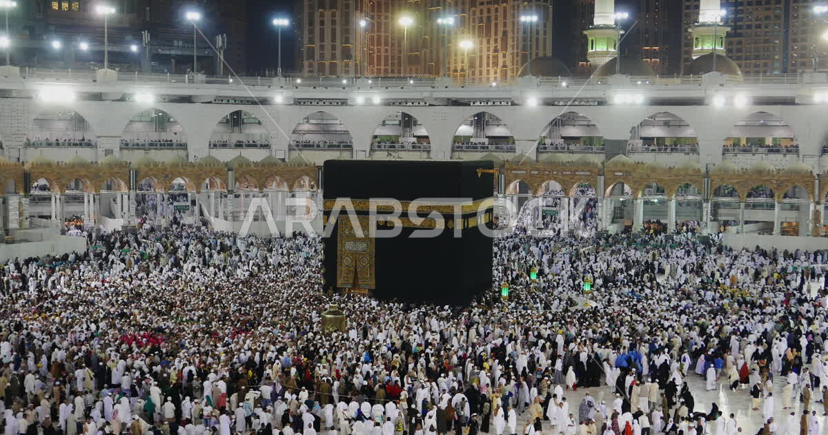 Time laps for pilgrims circumambulating the Kaaba, the Holy Mosque in ...