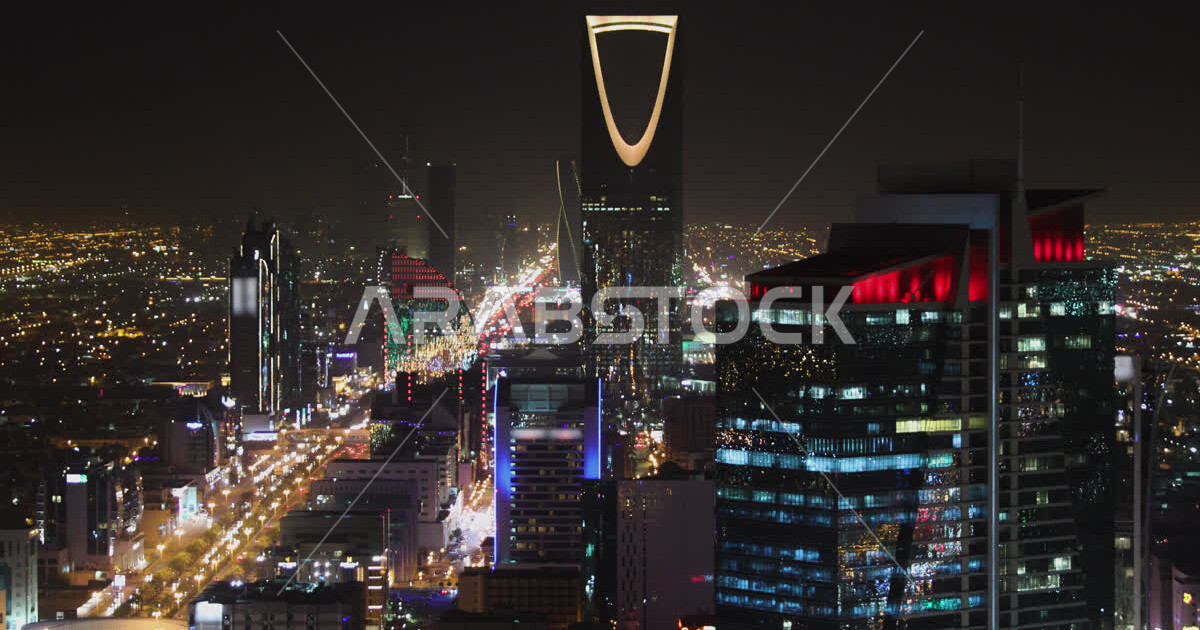 time lapse of the landmark of the Kingdom Tower, Olaya Street in Riyadh ...