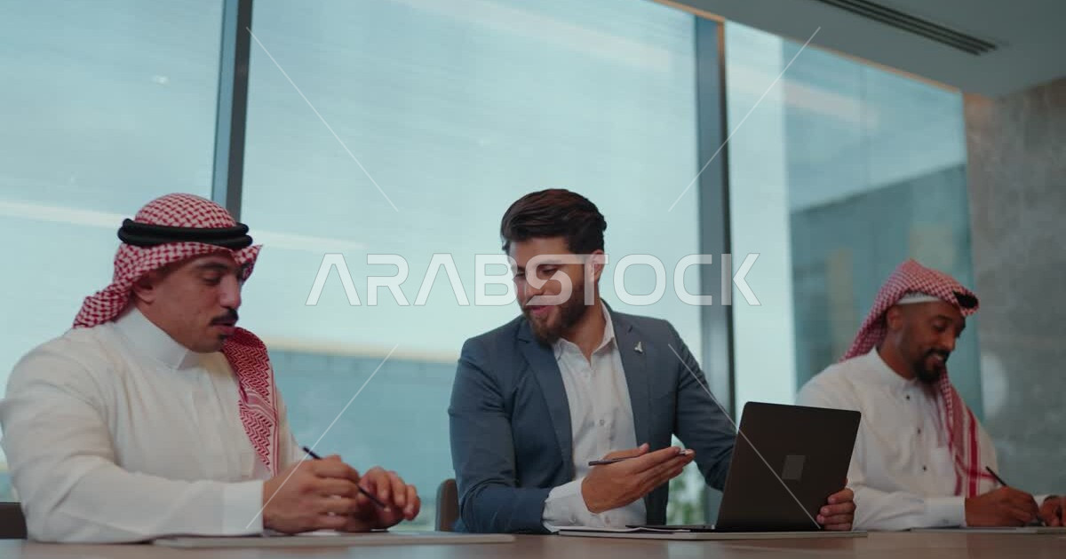 Discussing and following up on the company’s work, a Saudi work team ...