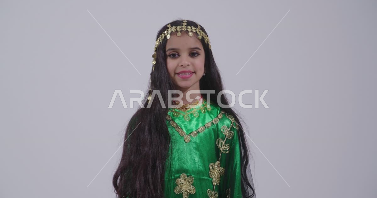 Chroma, a Saudi Arab Gulf girl, wearing the traditional Saudi folk ...