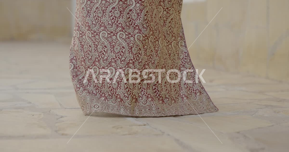 Close-up of the foot of a Saudi Arabian Gulf man wearing a traditional ...