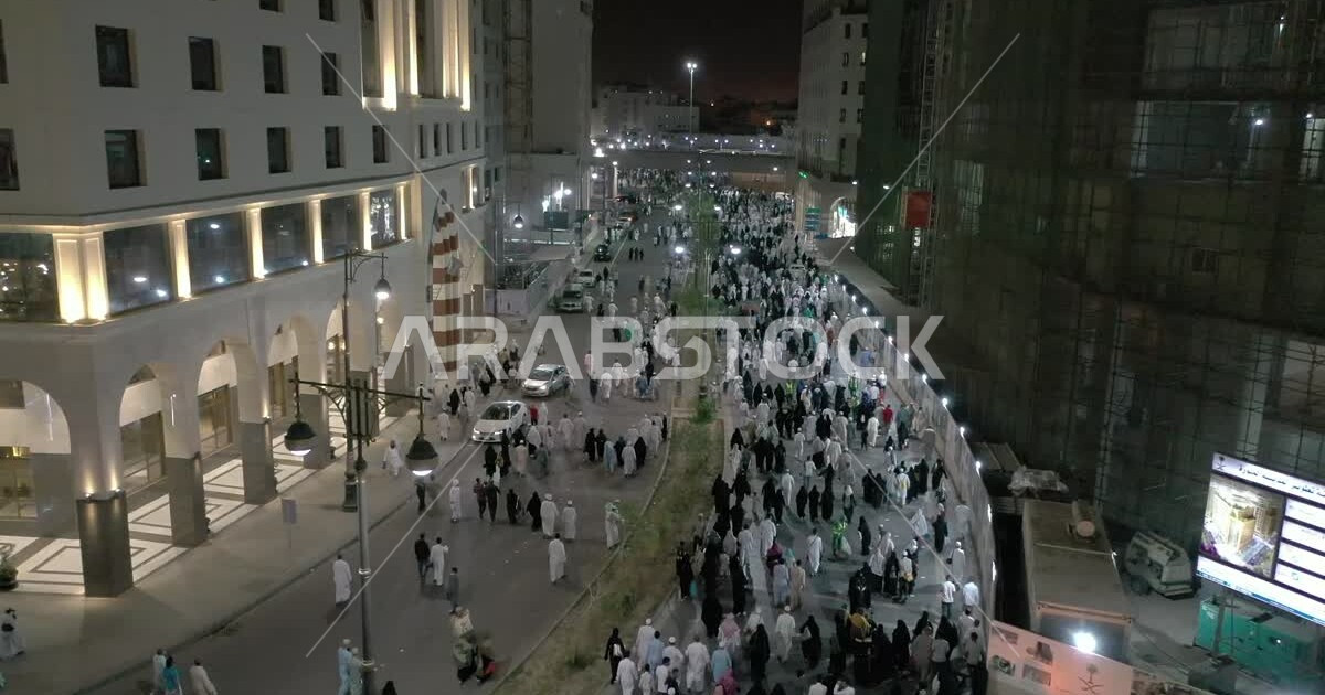 Muslims gathered in the outer complex of the Prophet’s Mosque in ...