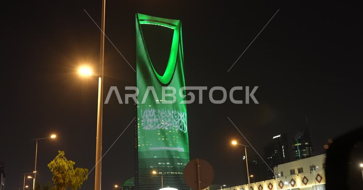 Kingdom Tower in Riyadh, Kingdom of Saudi Arabia at night, a tower ...